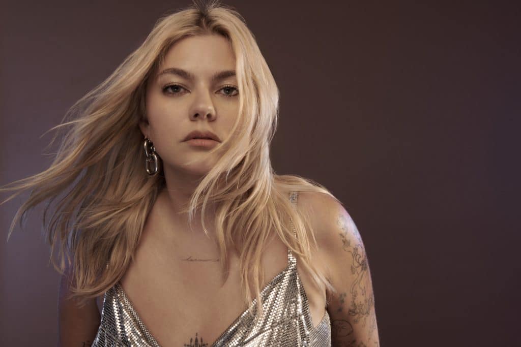 Public Reacts to France: Louane – Maman – ESCBubble